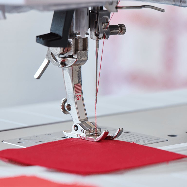 BERNINA 735 Patchwork Edition - Sewing & Quilting Machine