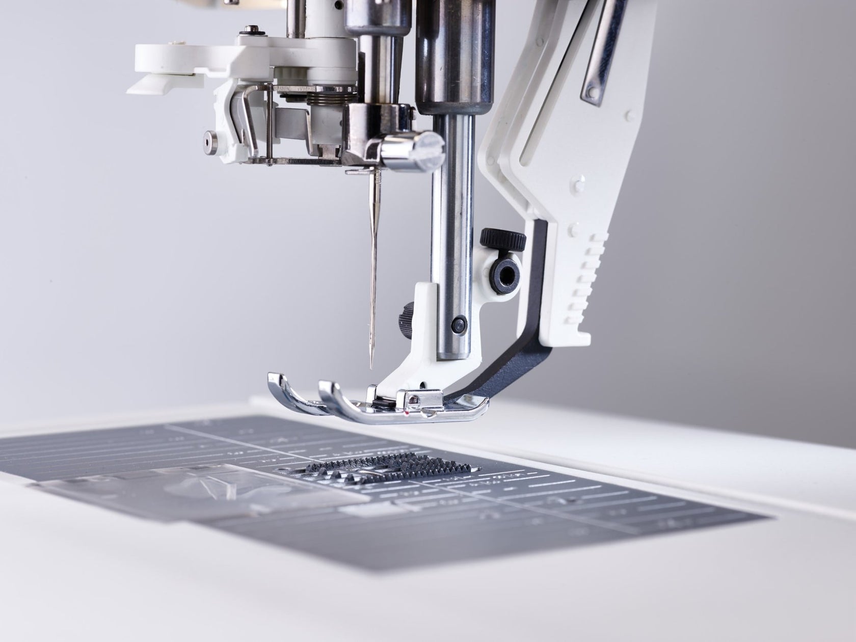 Viking Designer Epic 2 Sewing & Embroidery Machine